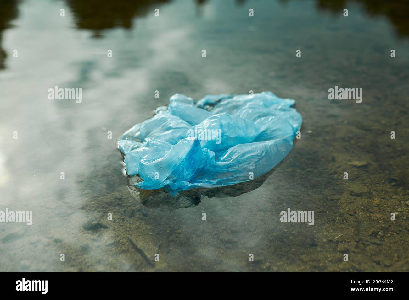 Packet in water hi-res stock photography and images - Alamy