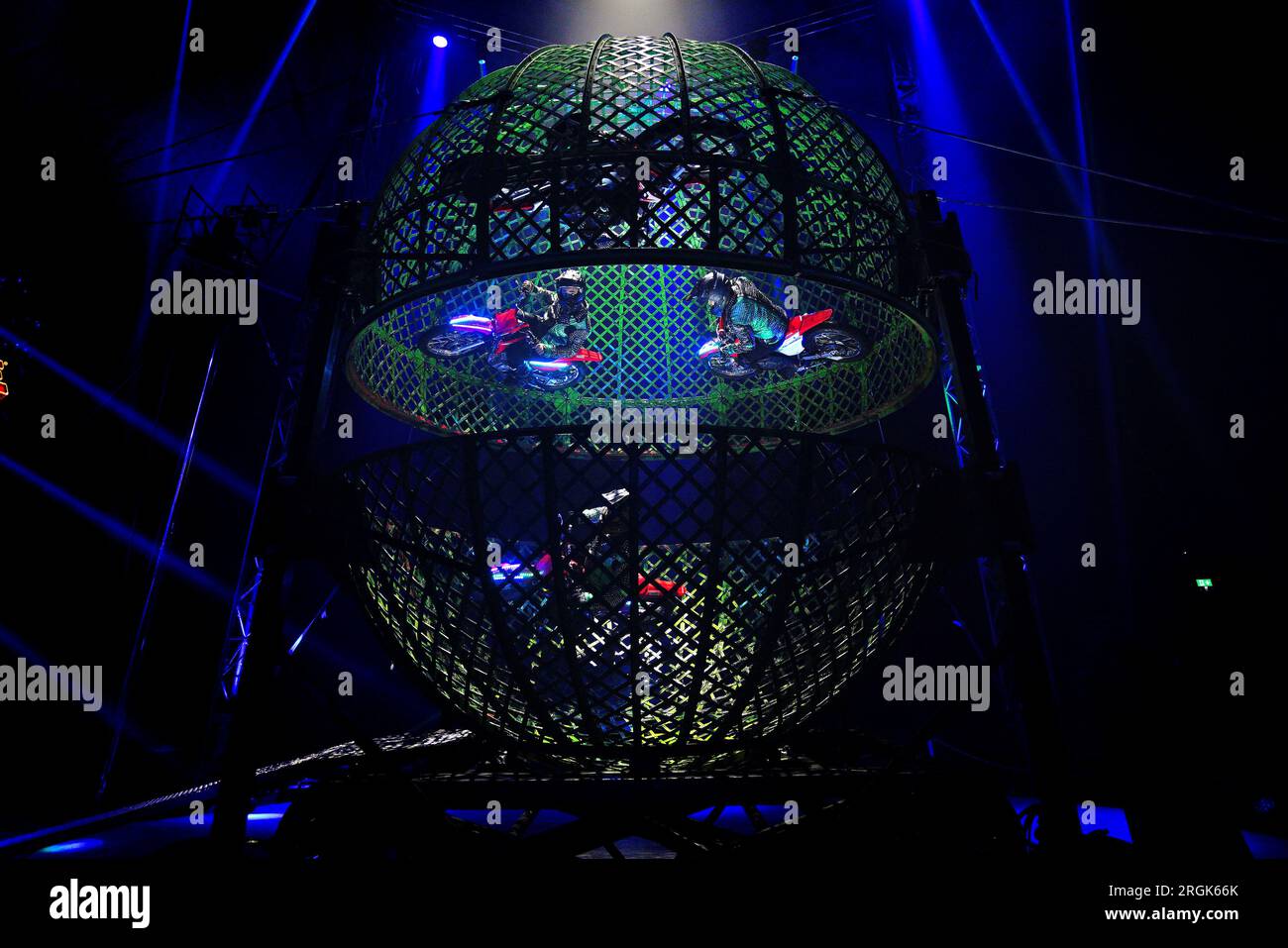 Circus cage uk hi-res stock photography and images - Alamy