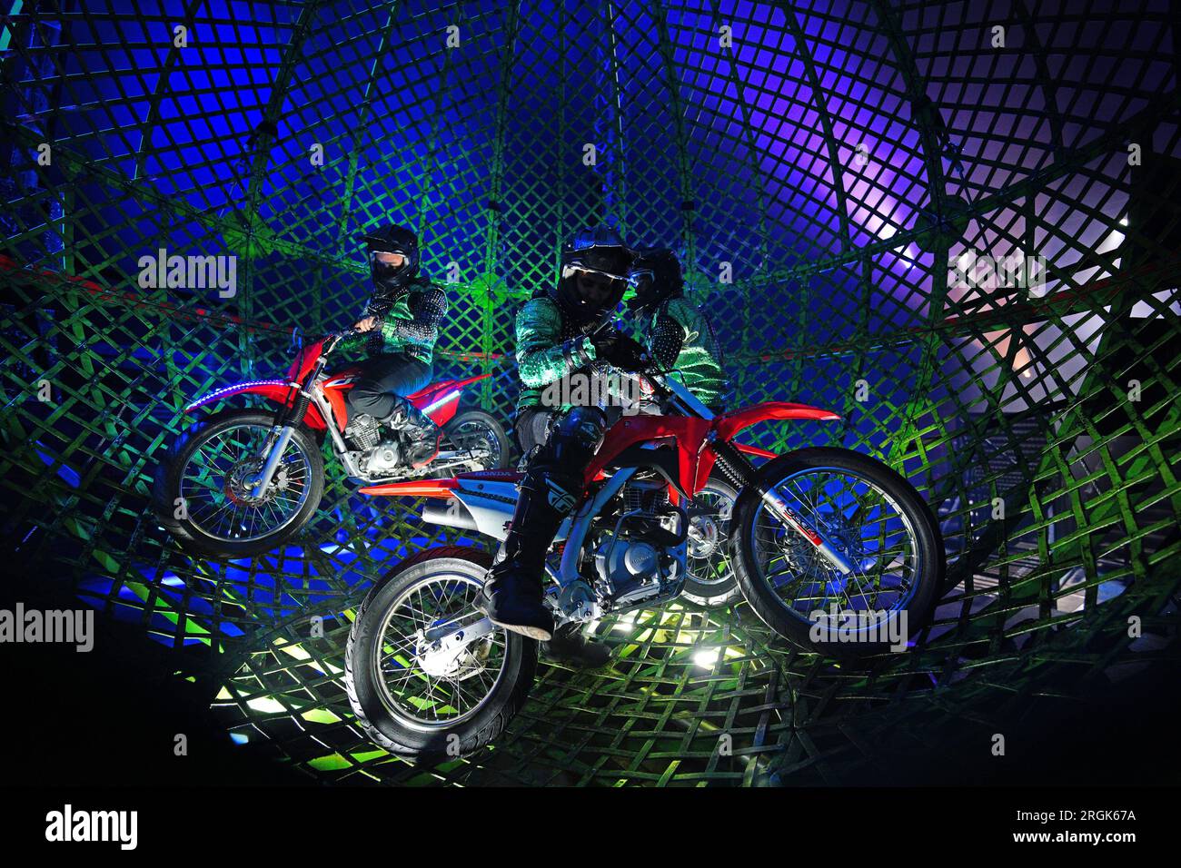 Circus cage uk hi-res stock photography and images - Alamy