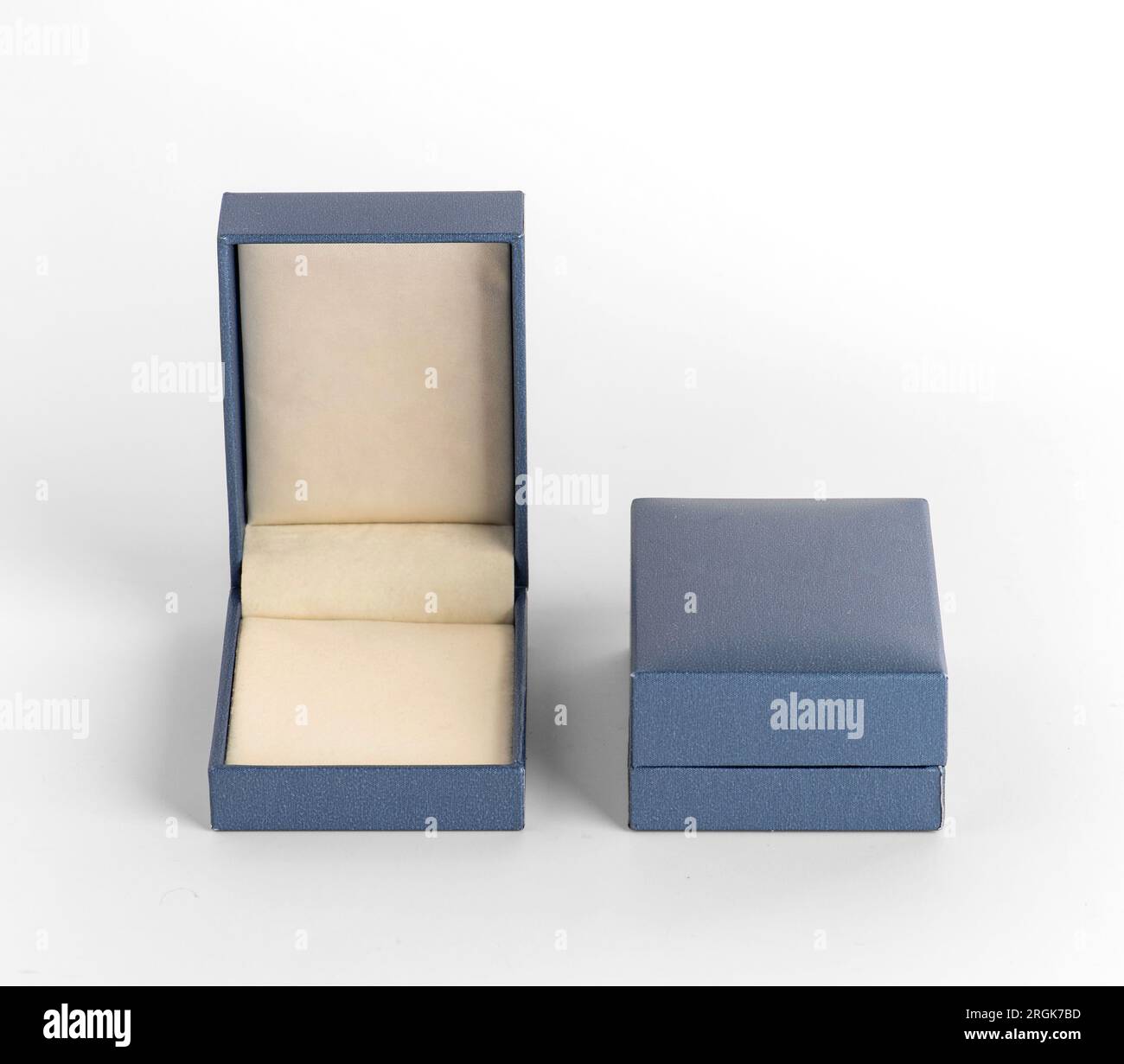 Jewelry Boxes on white background. Various sizes jewelry boxes closed ...