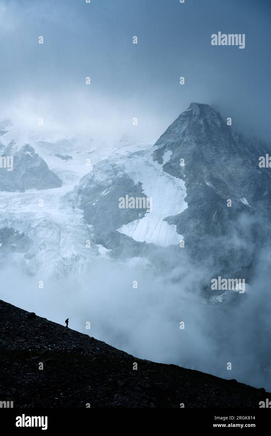 Wanderung wanderer wanderer trek hi-res stock photography and images ...