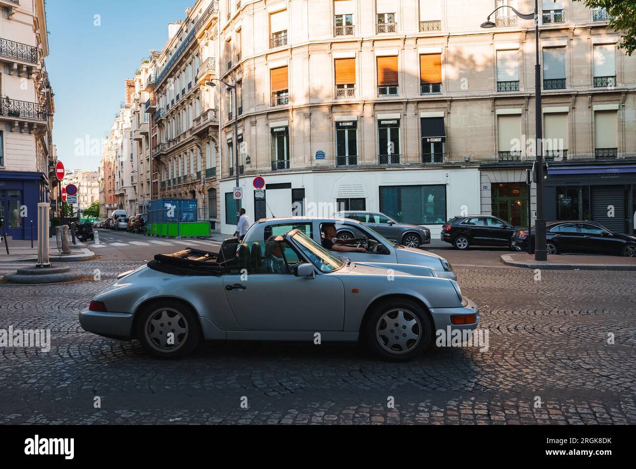 Vintage porsche side view hi-res stock photography and images - Alamy