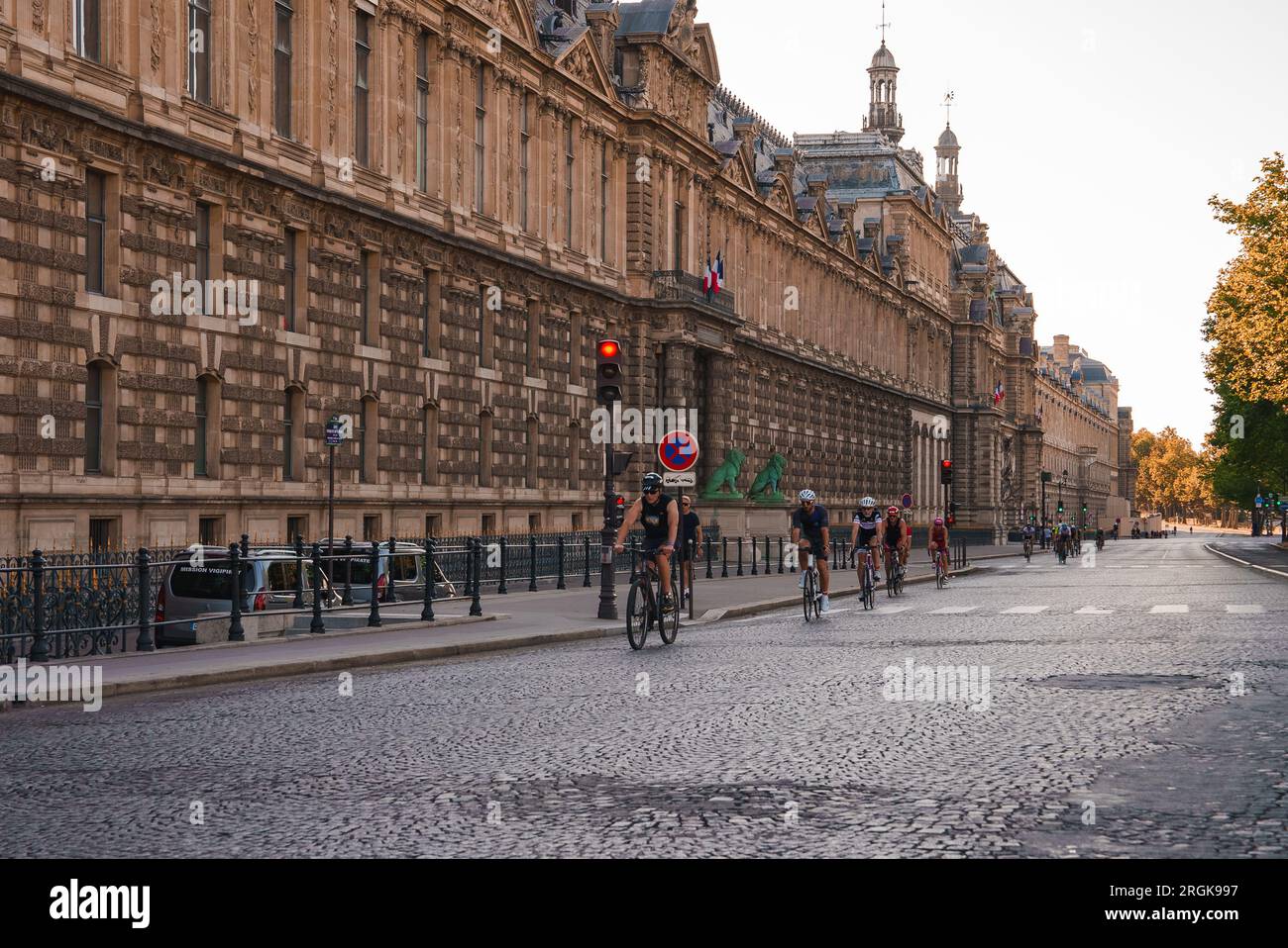 Sunny Bicycle Ride in Paris. Marathon in Paris Stock Photo - Alamy