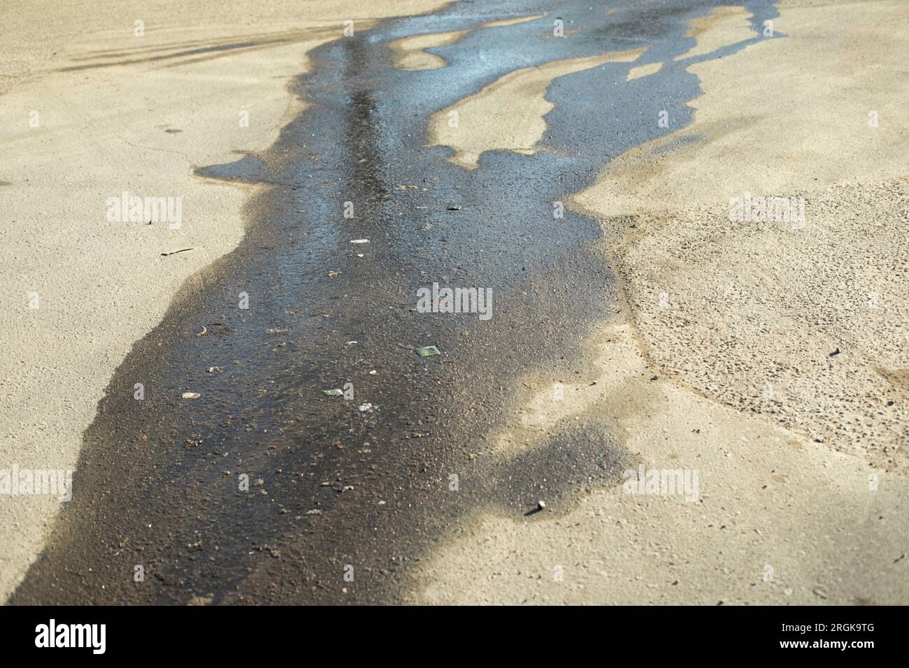 Dirty asphalt hi-res stock photography and images - Alamy
