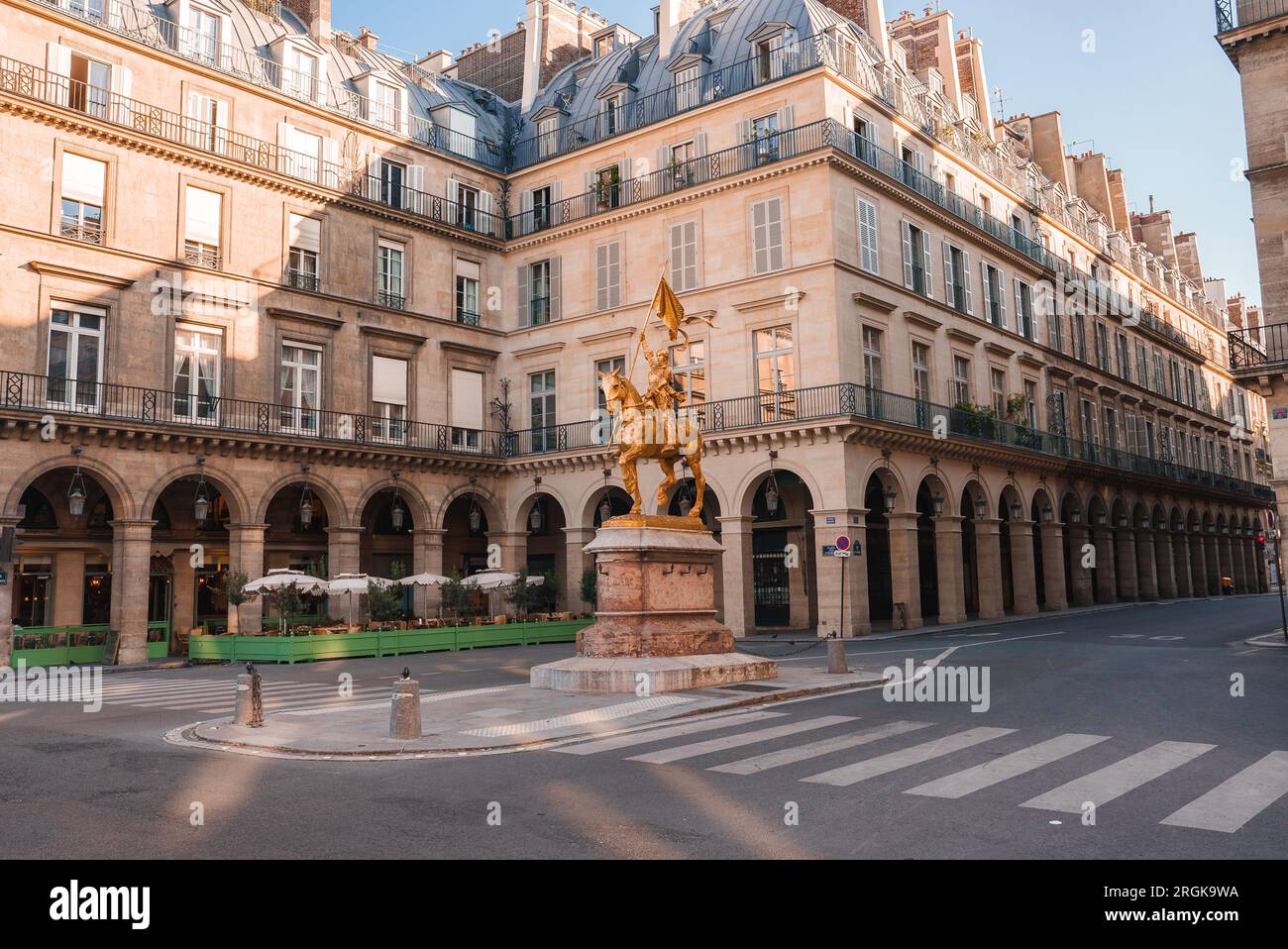 Avenue des champs lyses view hi-res stock photography and images - Alamy