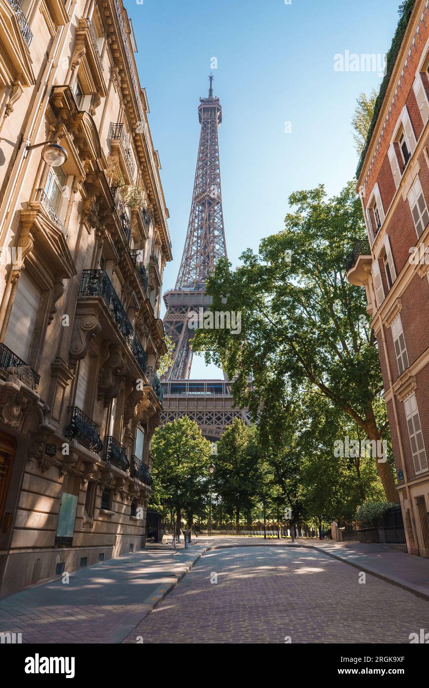 Sunny Parisian Street View of Eiffel Tower Stock Photo - Alamy