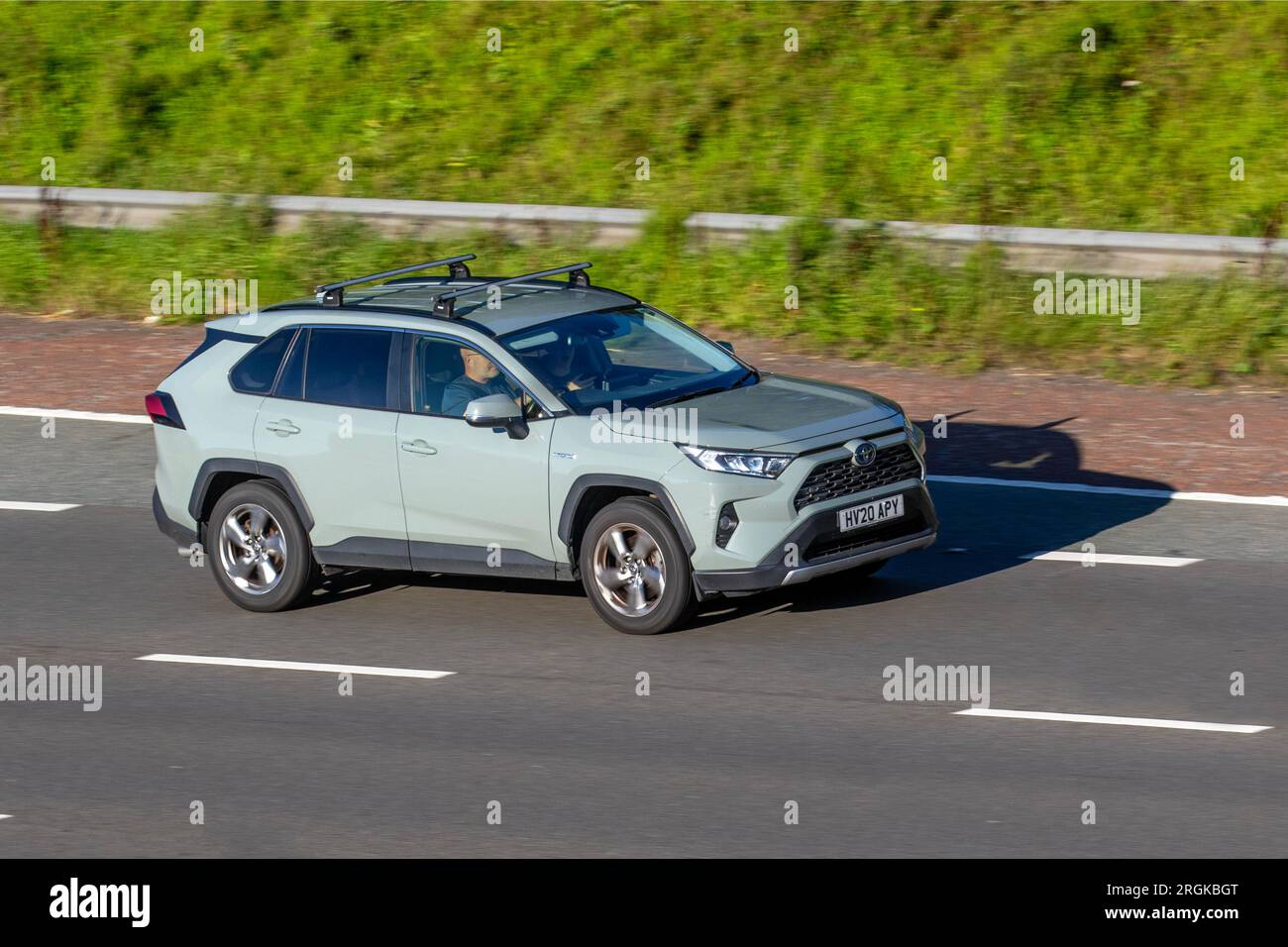 2 5 ltr hybrid engine hi-res stock photography and images - Alamy