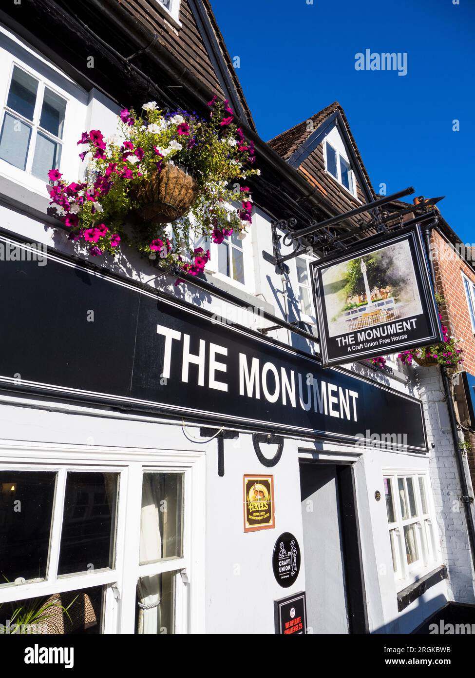 The monument newbury hi-res stock photography and images - Alamy