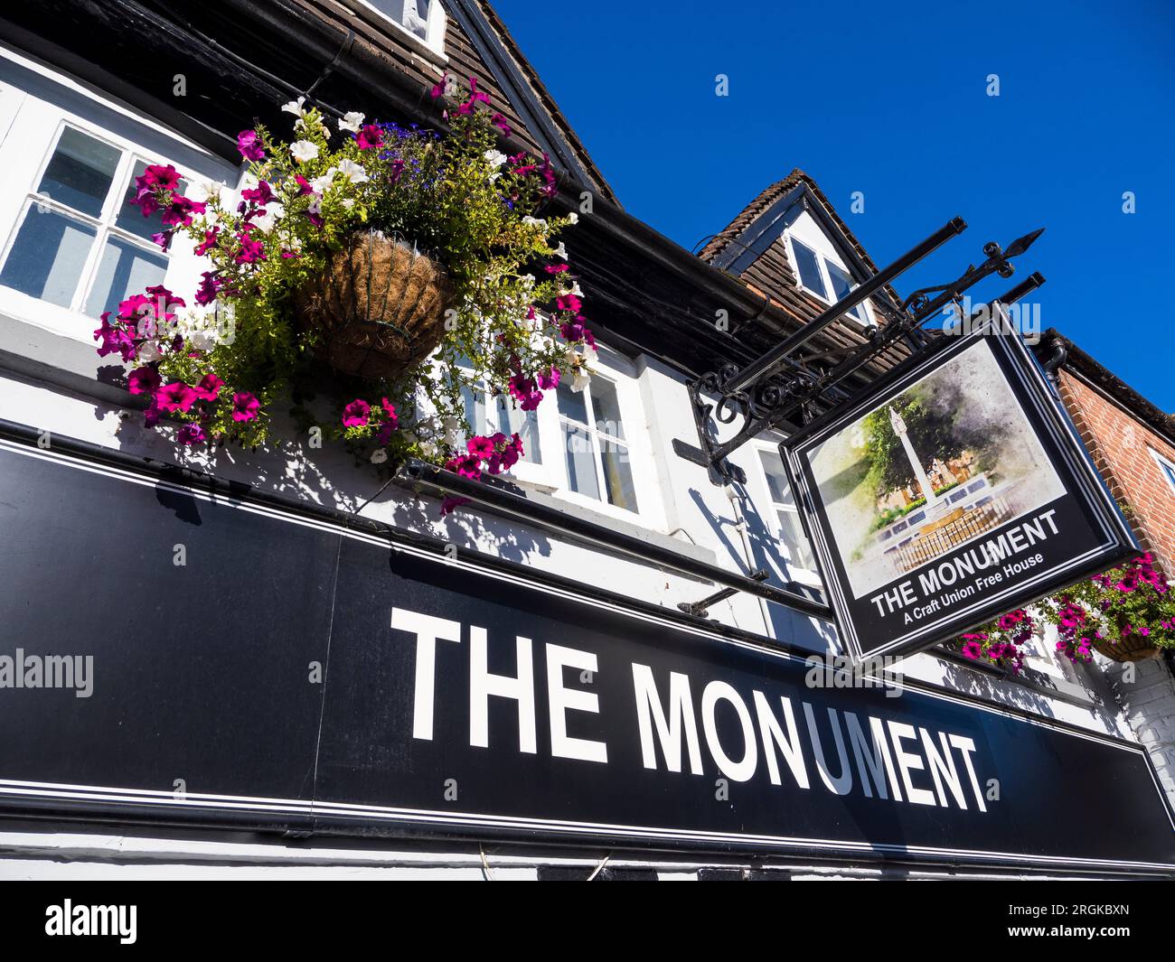 The monument newbury hi-res stock photography and images - Alamy
