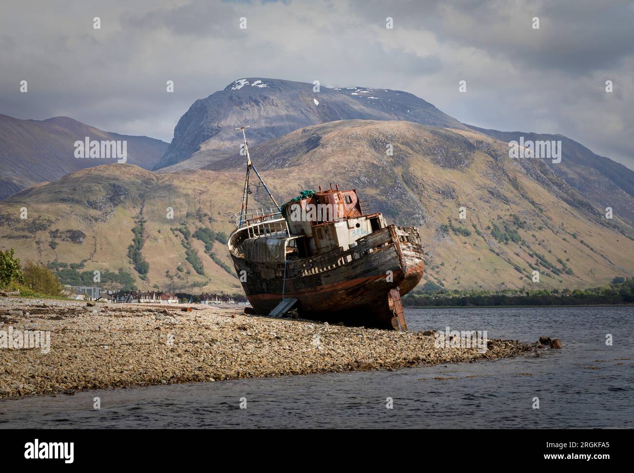 wreck of mv dayspring fishing boat at corpach fort william with ben ...