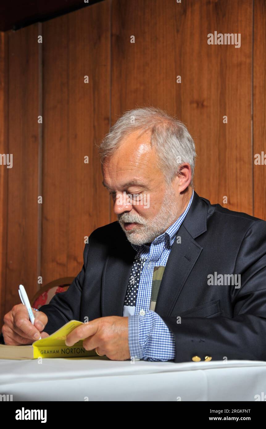 Graham norton tv show hi-res stock photography and images - Alamy