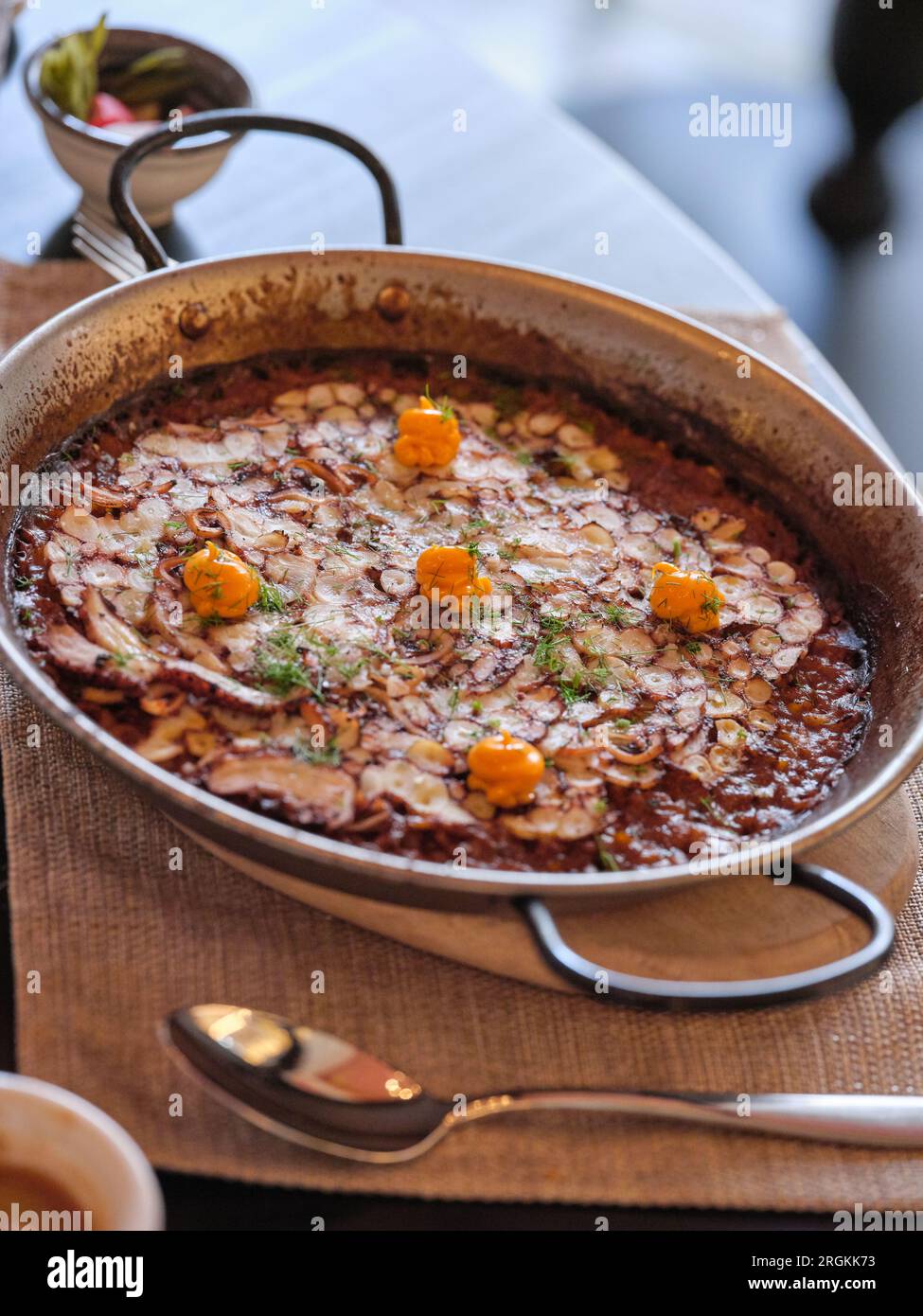 Shallow pan hi-res stock photography and images - Alamy