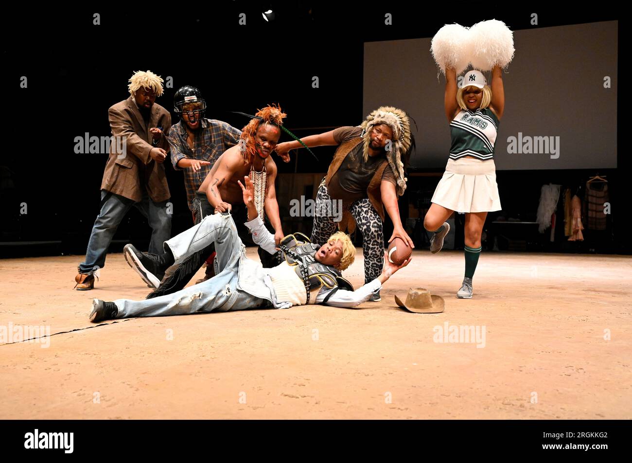 Theatre actors stage african hi-res stock photography and images - Alamy