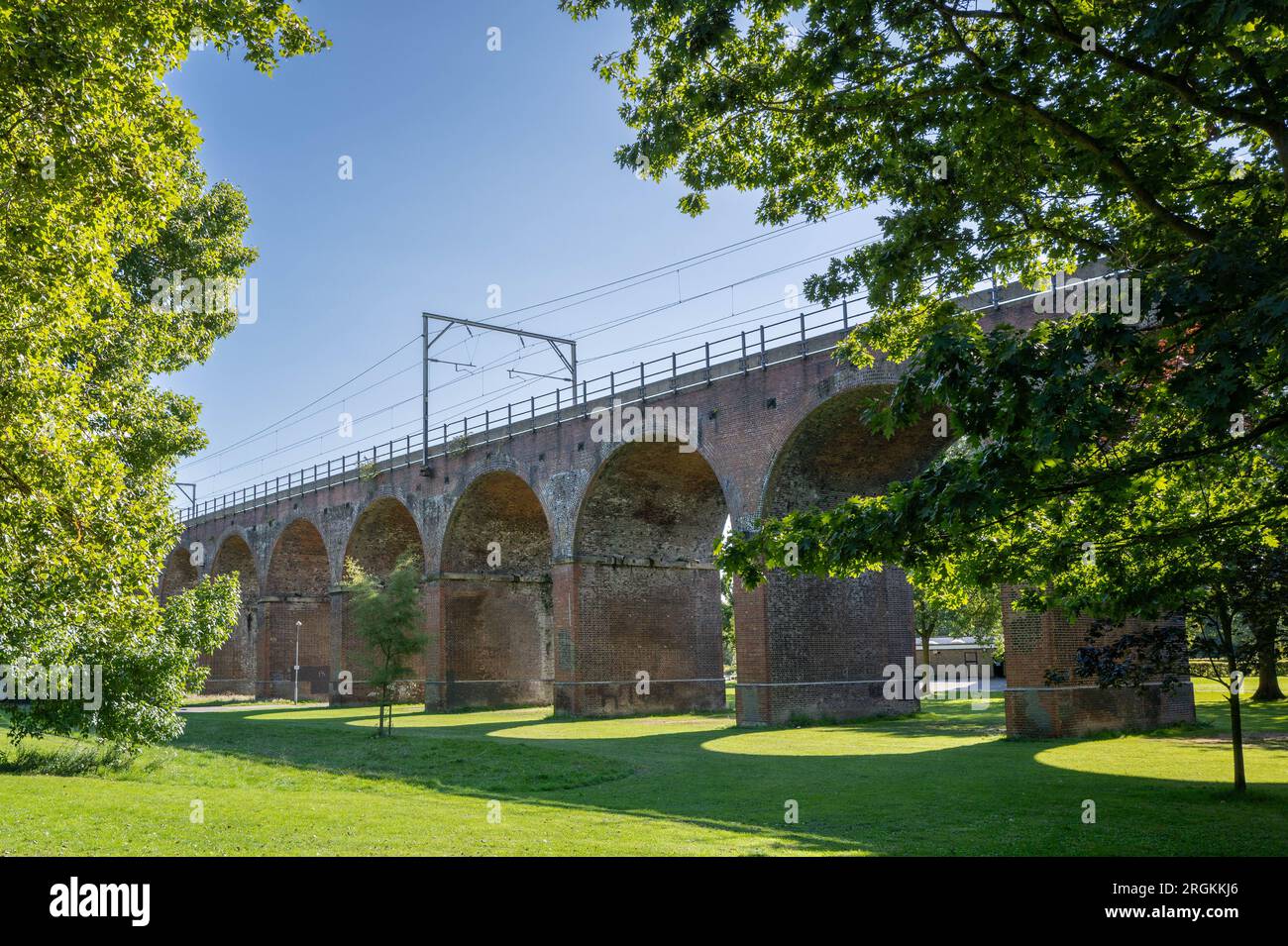 Brick viaduct hi-res stock photography and images - Alamy