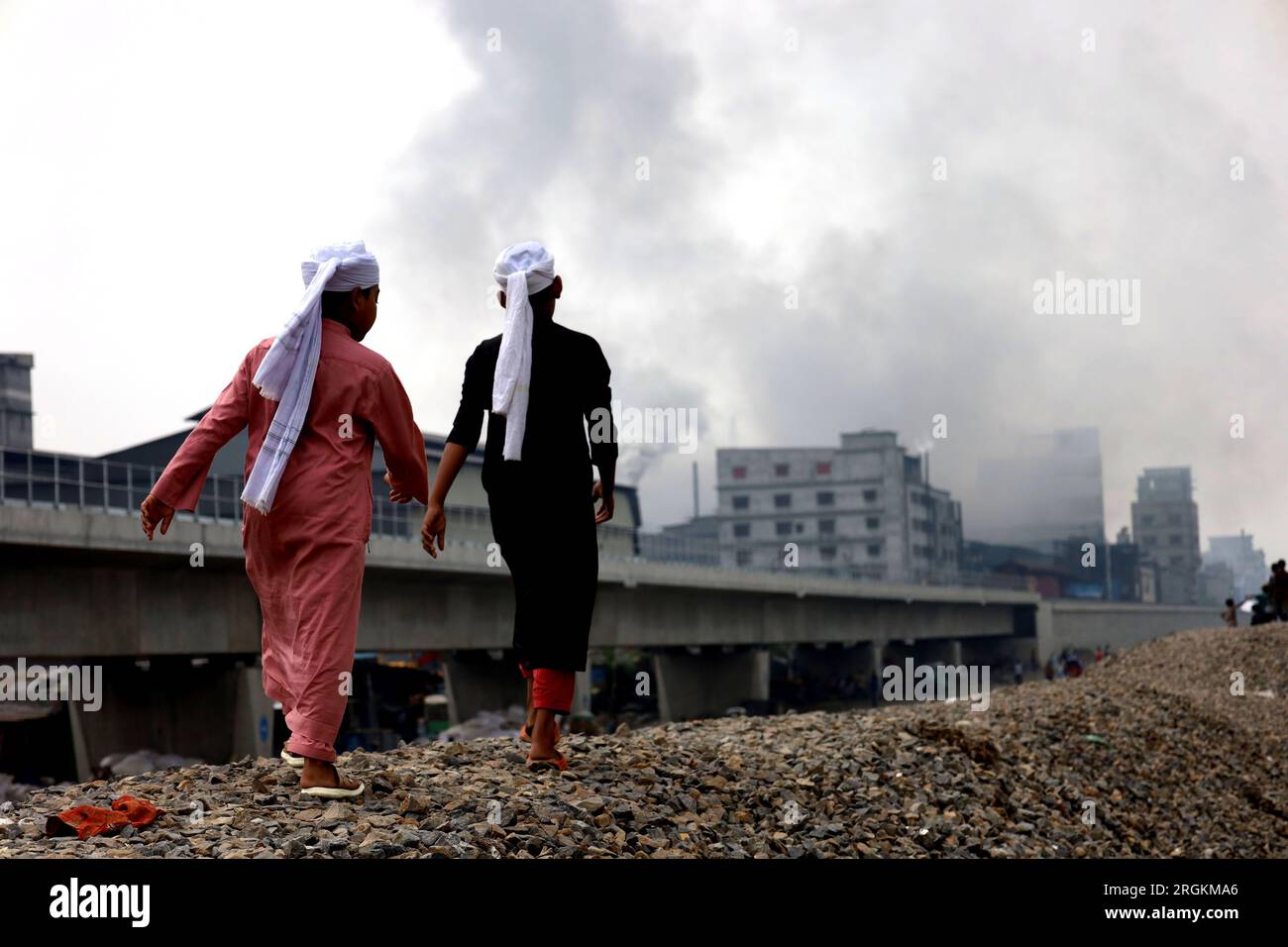 Dhaka, Dhaka, Bangladesh. 10th Aug, 2023. Due to the smoke from the ...