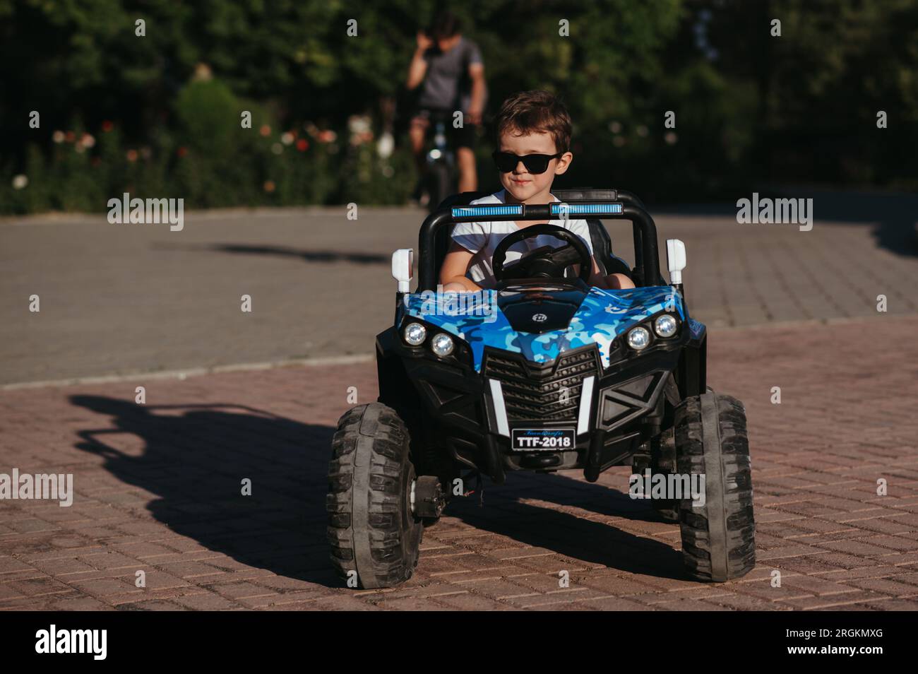 Kid in mini car hi-res stock photography and images - Alamy