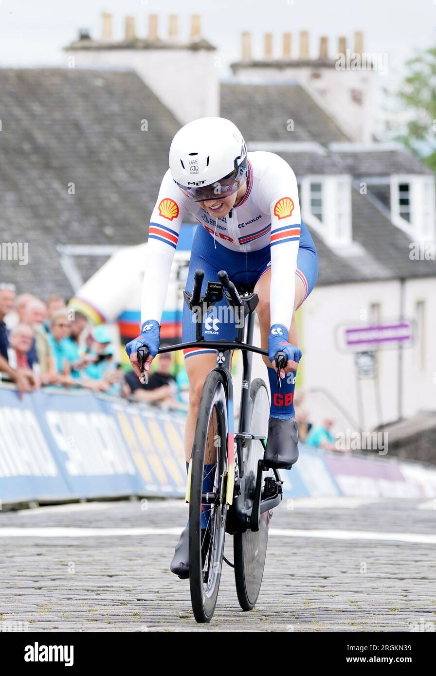Great Britain's Elizabeth Holden crosses the finish line in the Women's ...