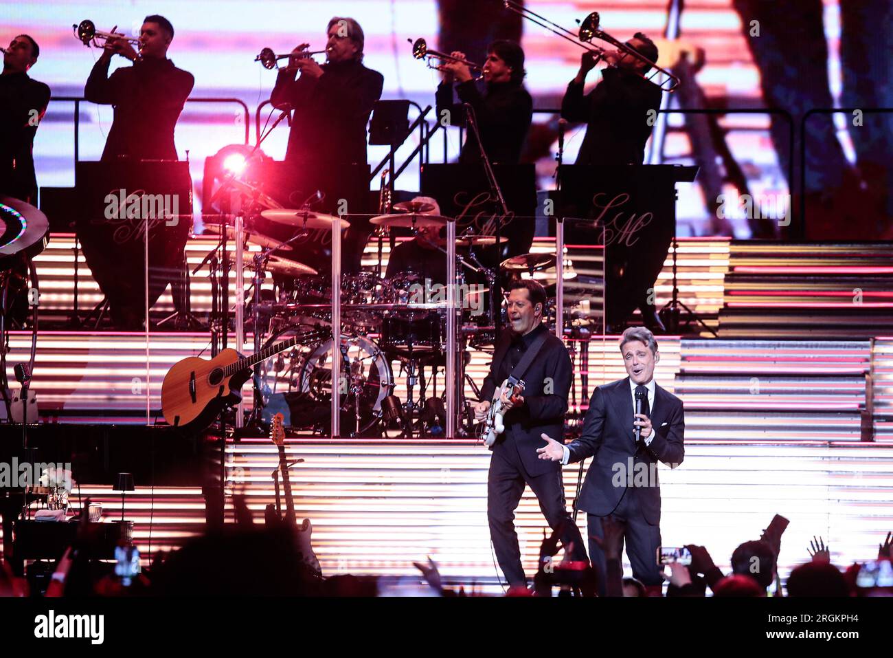 Highlighted concert hi-res stock photography and images - Alamy