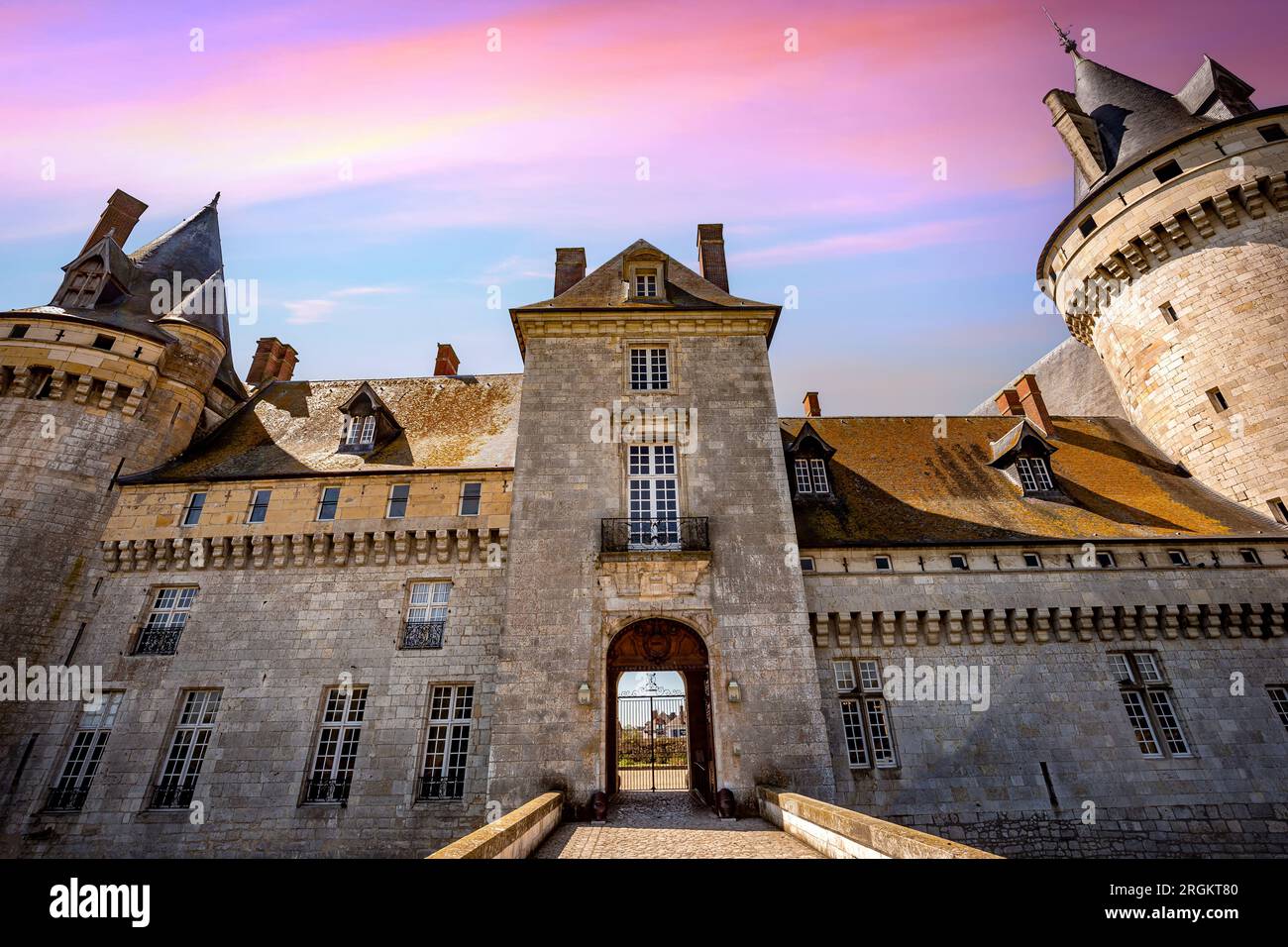SULLY SUR LOIRE, FRANCE, APRIL 04, 2023 : exteriors and fortress castle ...