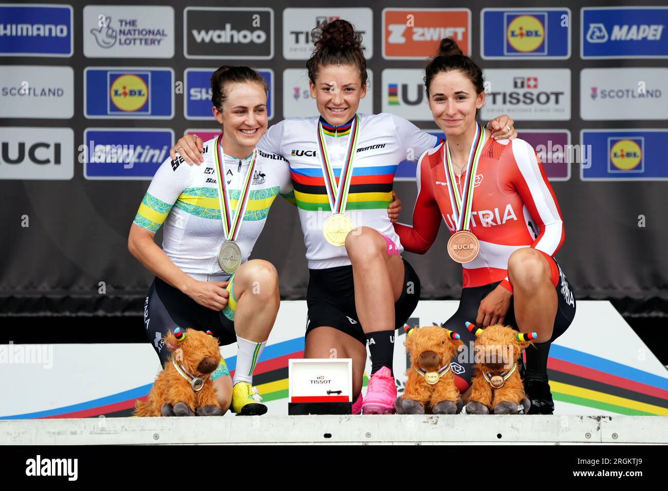 USA's Chloe Dygert (centre) celebrates winning the gold medal with ...