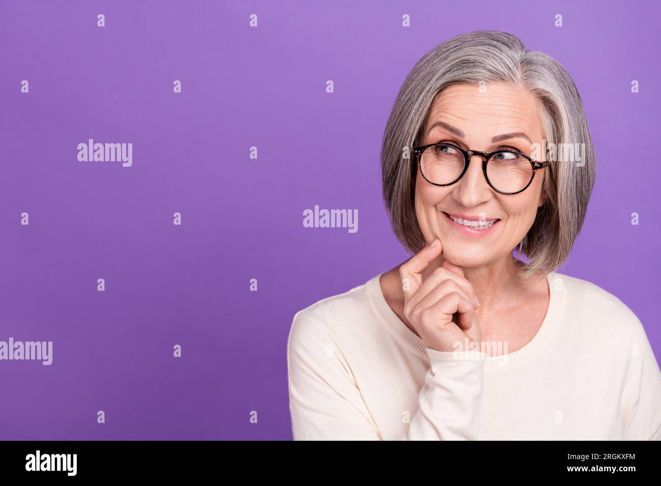Photo of funny pensioner lady interested look empty space tricky face ...