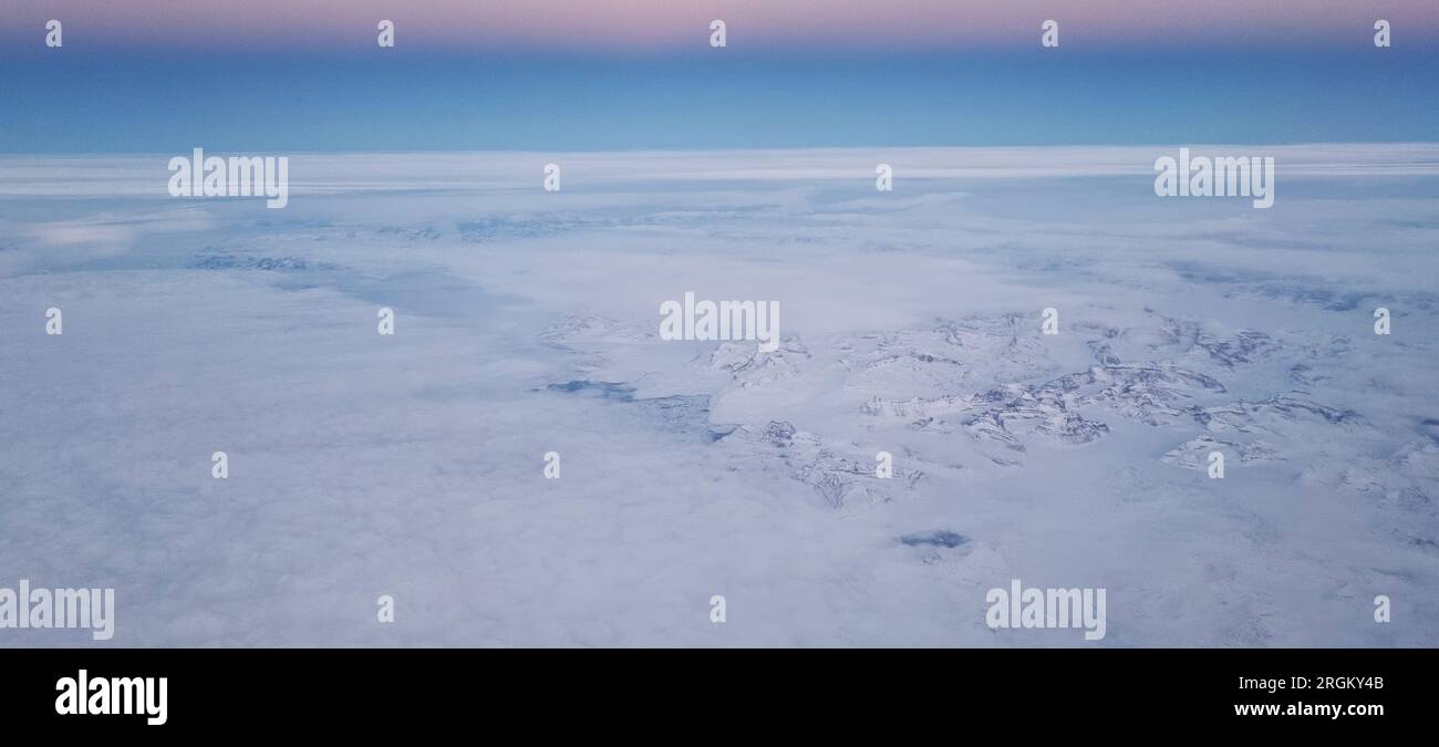 Noon sun alaska hi-res stock photography and images - Alamy