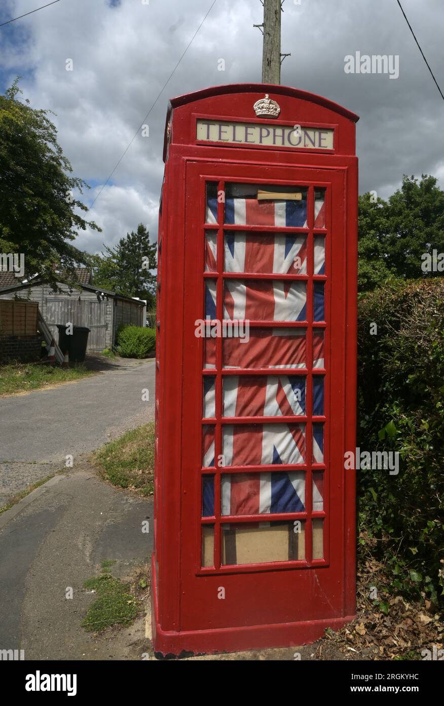 Iconic red gpo telephone box hi-res stock photography and images - Alamy