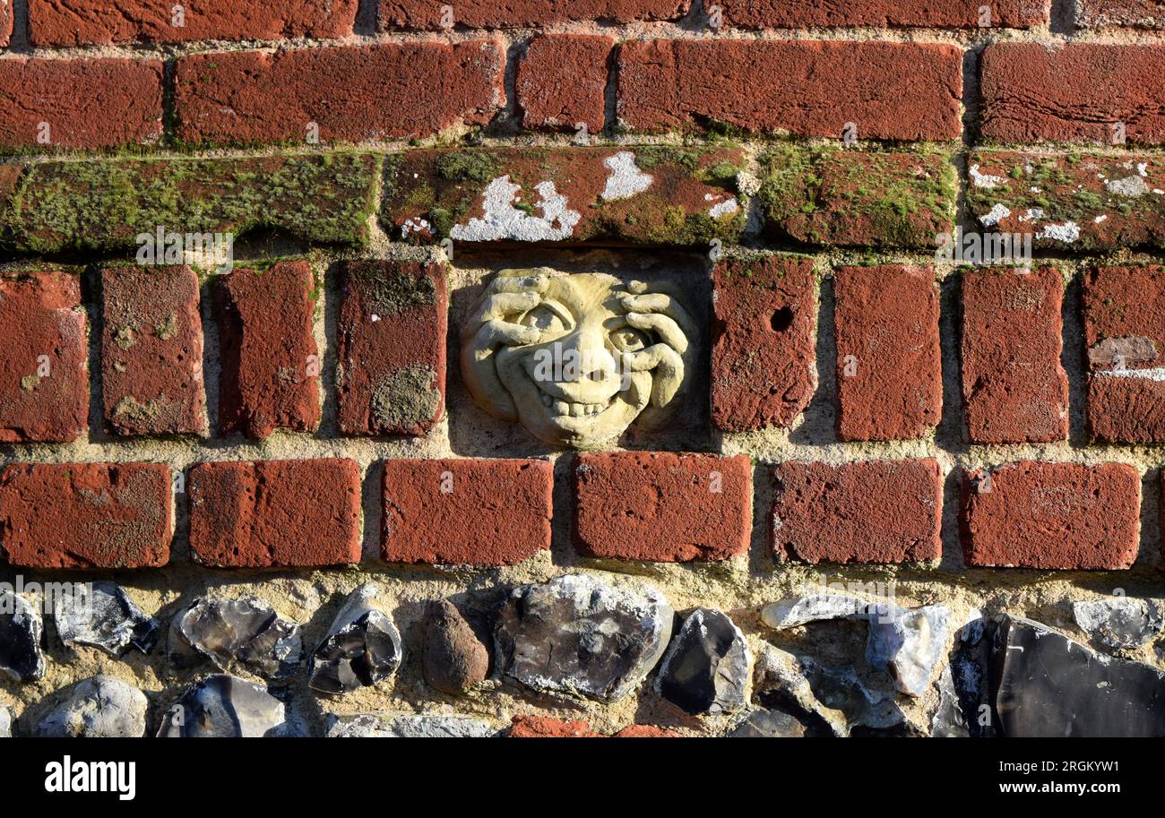 Smiling gargoyle hi-res stock photography and images - Alamy
