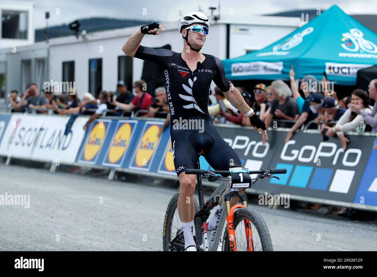New Zealand's Samuel Gaze celebrates after completing the Men Elite ...