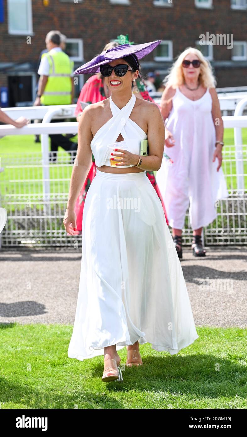 Brighton races ladies day hi-res stock photography and images - Alamy