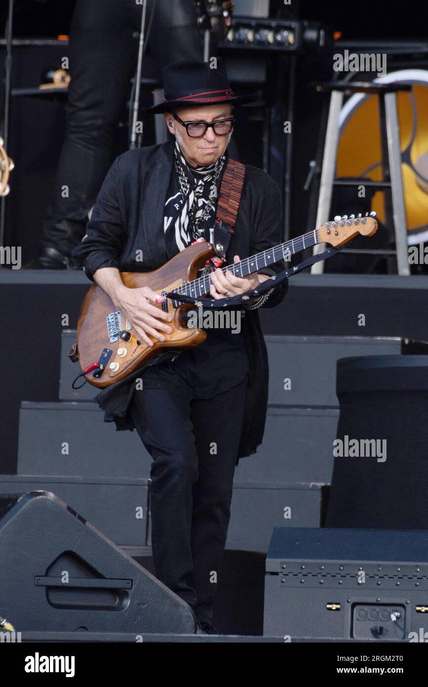 Nils lofgren hyde park hi-res stock photography and images - Alamy