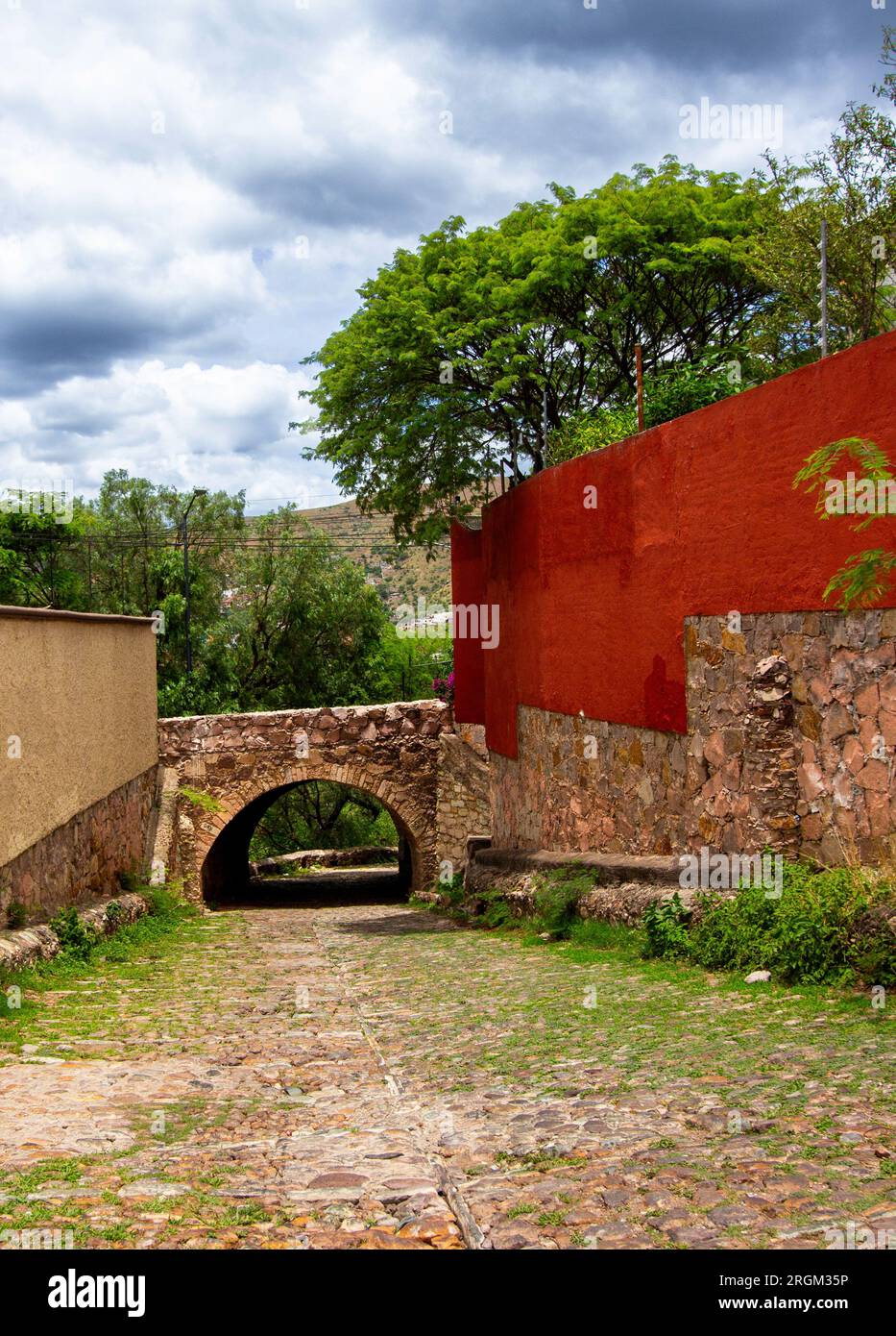 Red mexican stone wall hi-res stock photography and images - Alamy