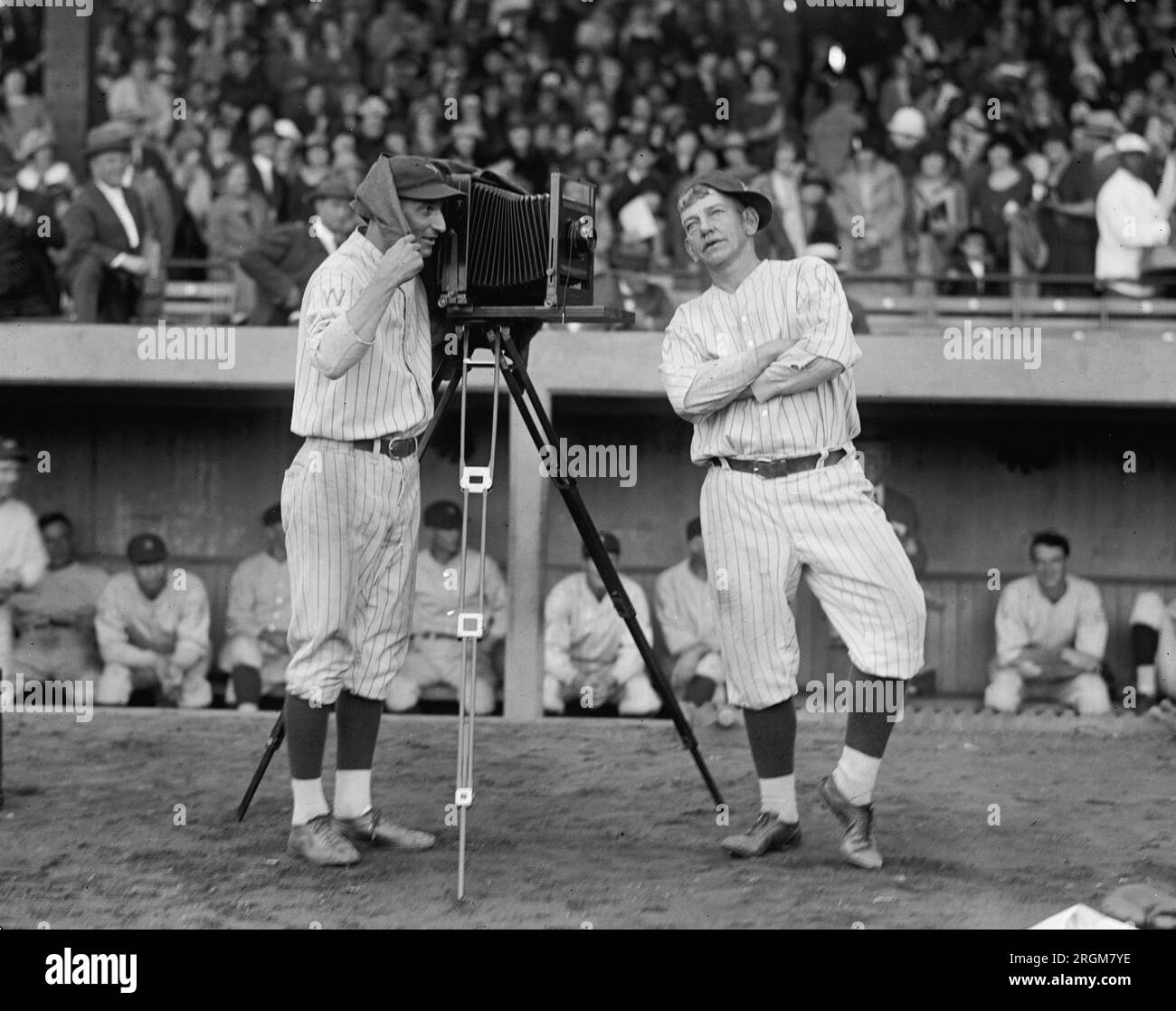 Baseball fans 1920s hi-res stock photography and images - Alamy