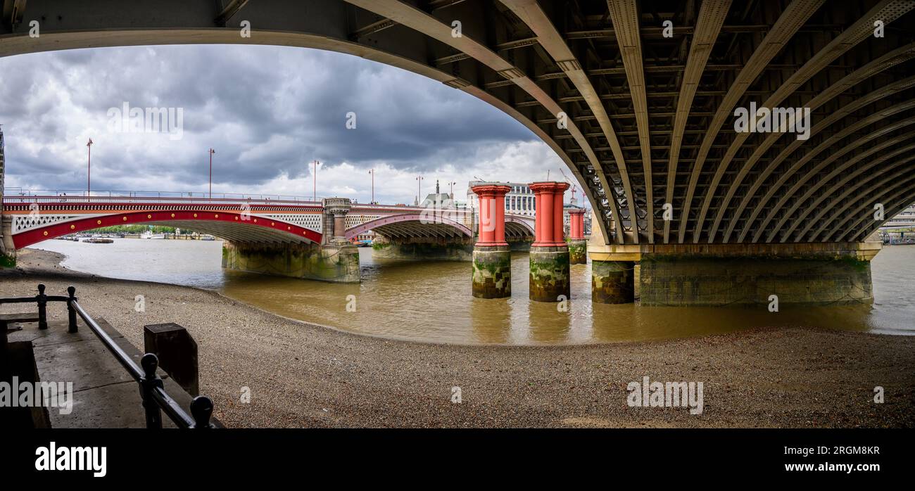 Blackfriars road pedestrian bridge hi-res stock photography and images - Alamy
