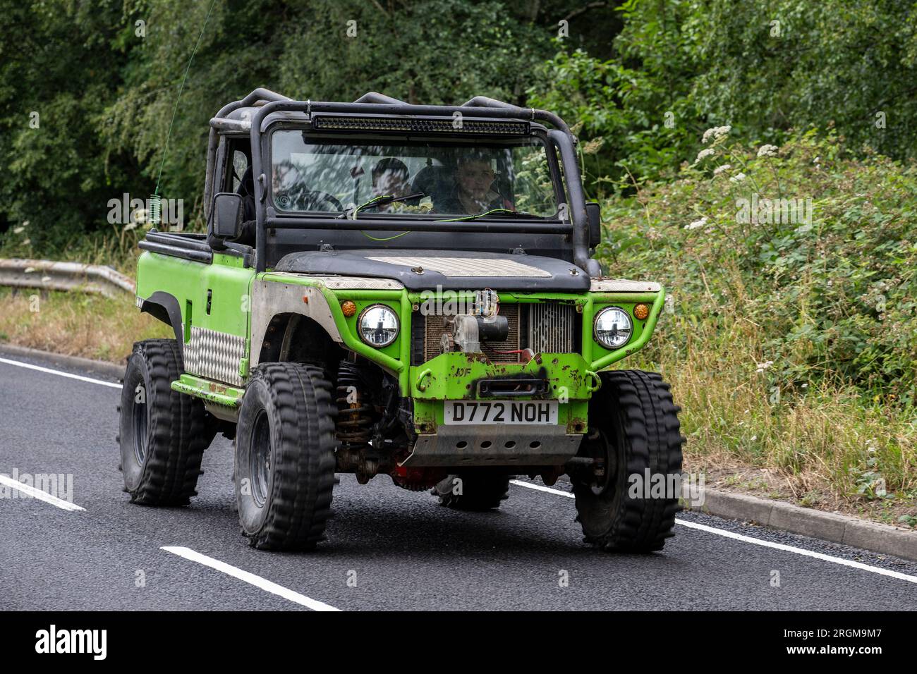Custom green land rover hi-res stock photography and images - Alamy