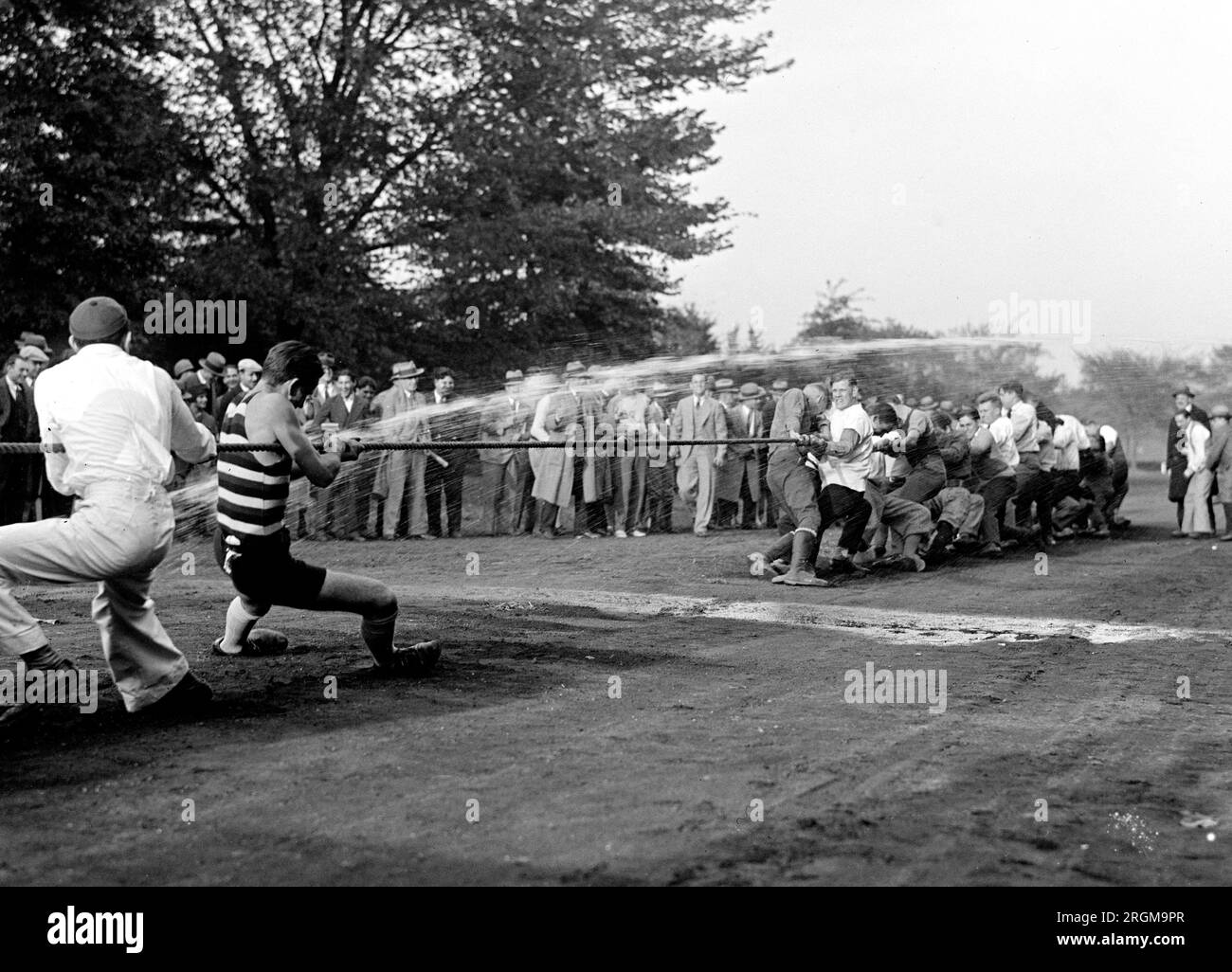George Washington students playing Tug of War ca. 1926 Stock Photo - Alamy