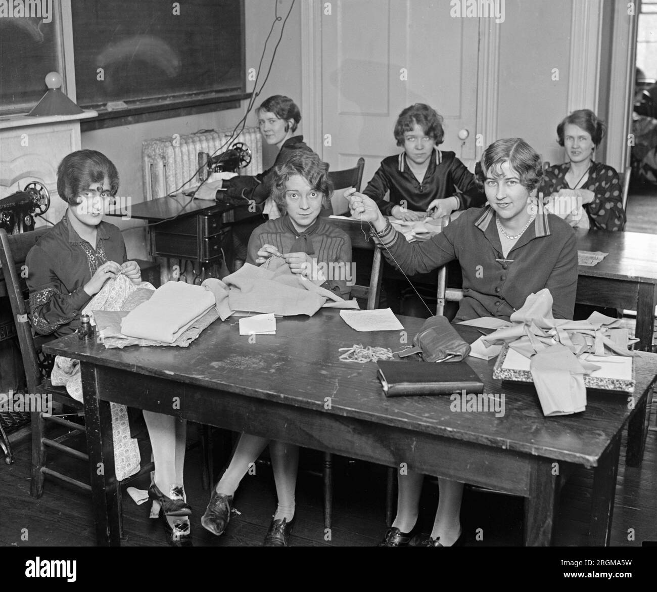 1920s home ec class hi-res stock photography and images - Alamy