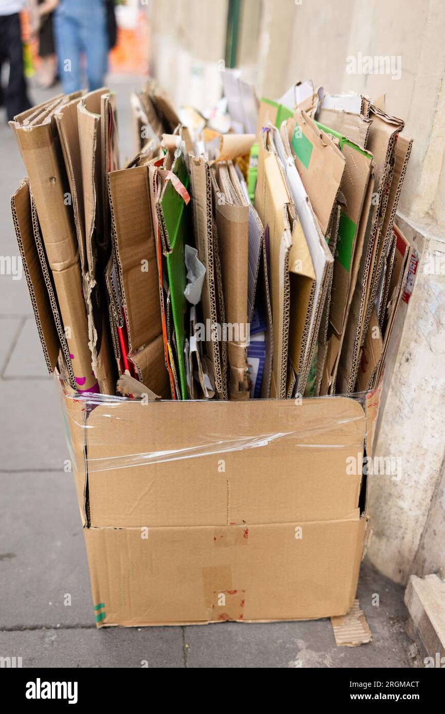 Recycled recycling regeneration hi-res stock photography and images - Alamy