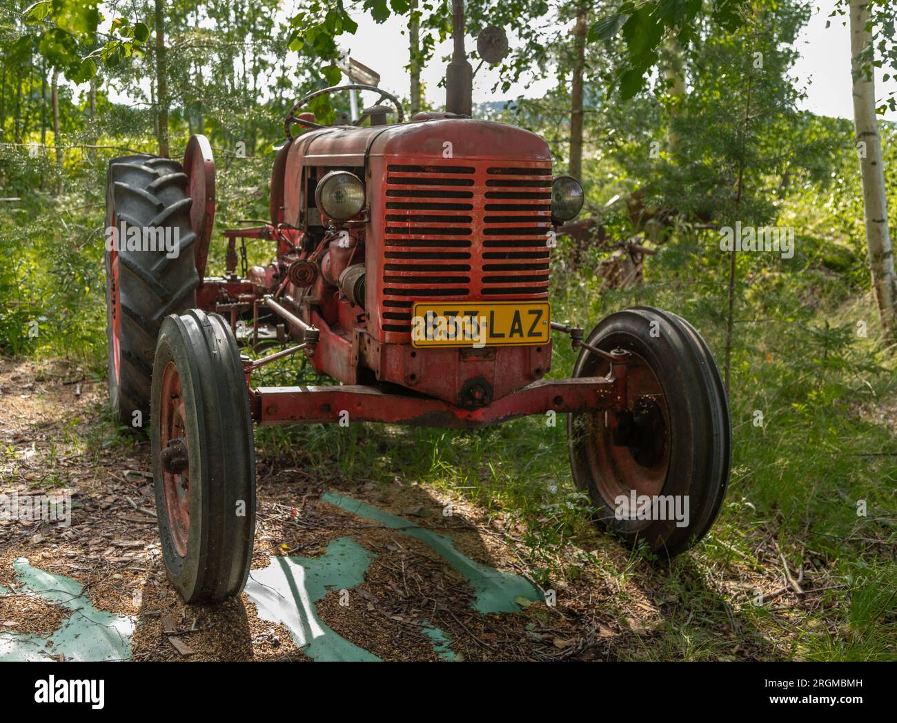 Vintage tractor from the 1950's still going strong Stock Photo - Alamy