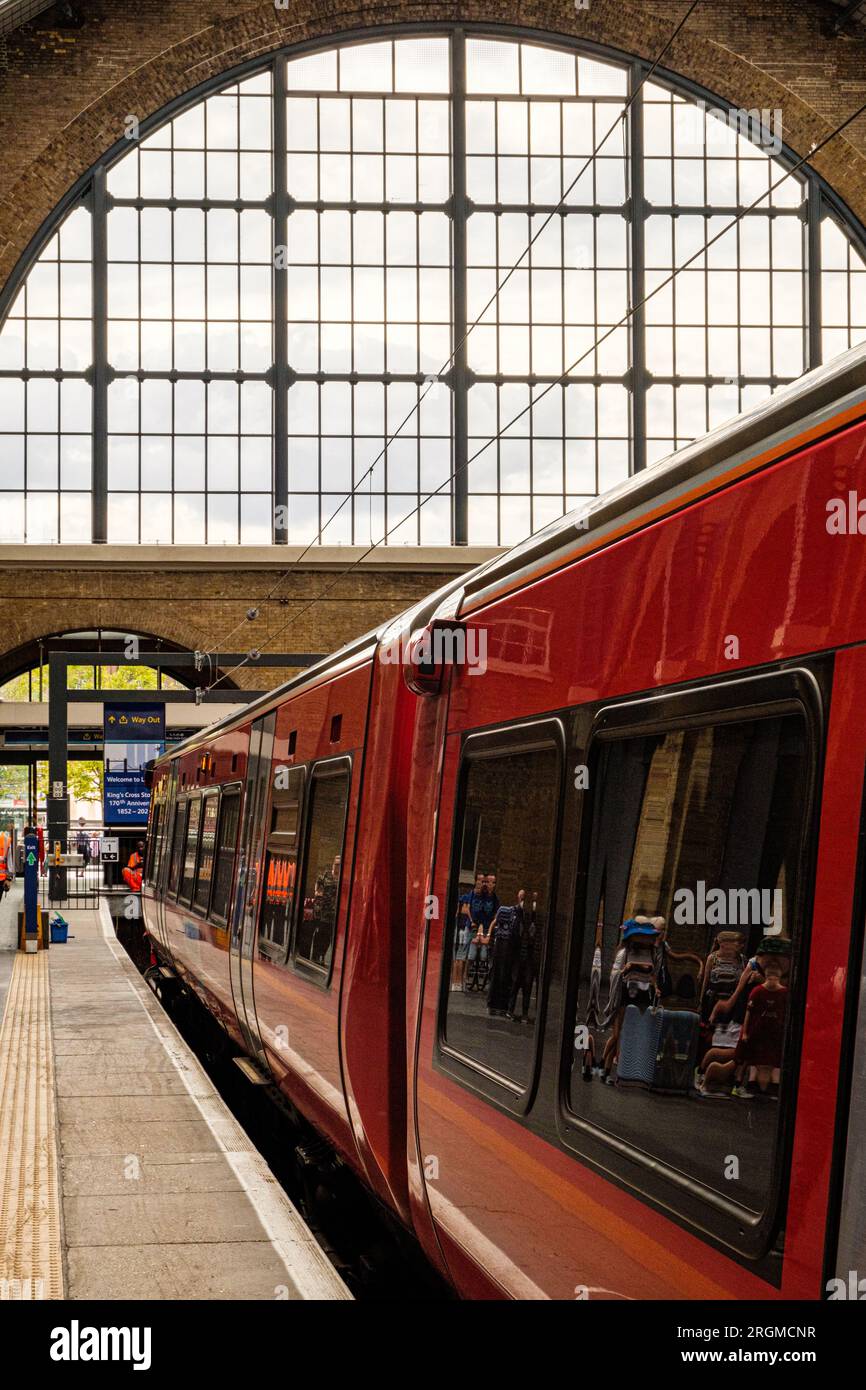 LNER Class 387 Electrostar, Kings Cross Station, Euston Road, London, England Stock Photo - Alamy