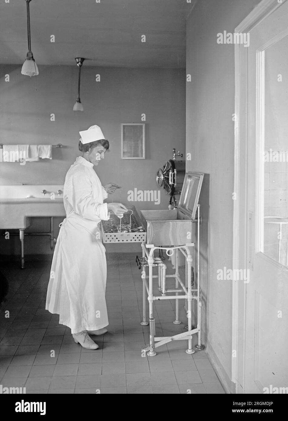 1920s nurse hi-res stock photography and images - Alamy