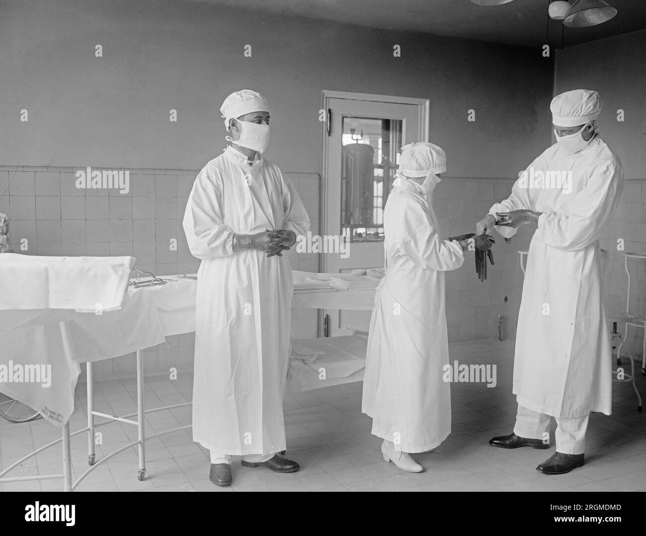Actual surgery hi-res stock photography and images - Alamy