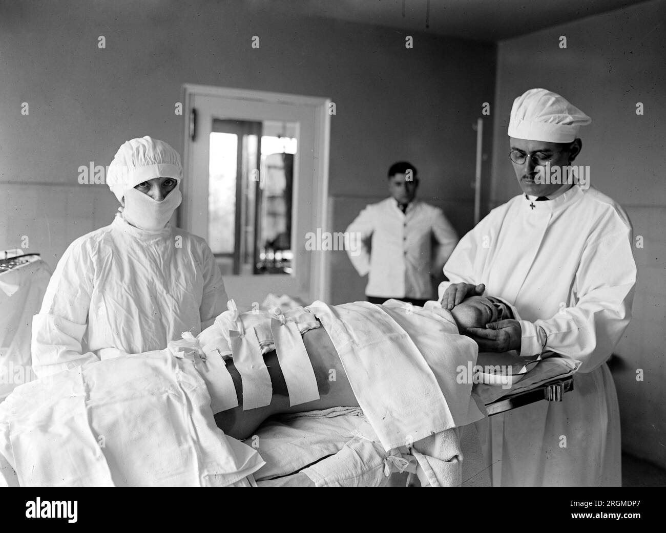1920s hospital room hi-res stock photography and images - Alamy