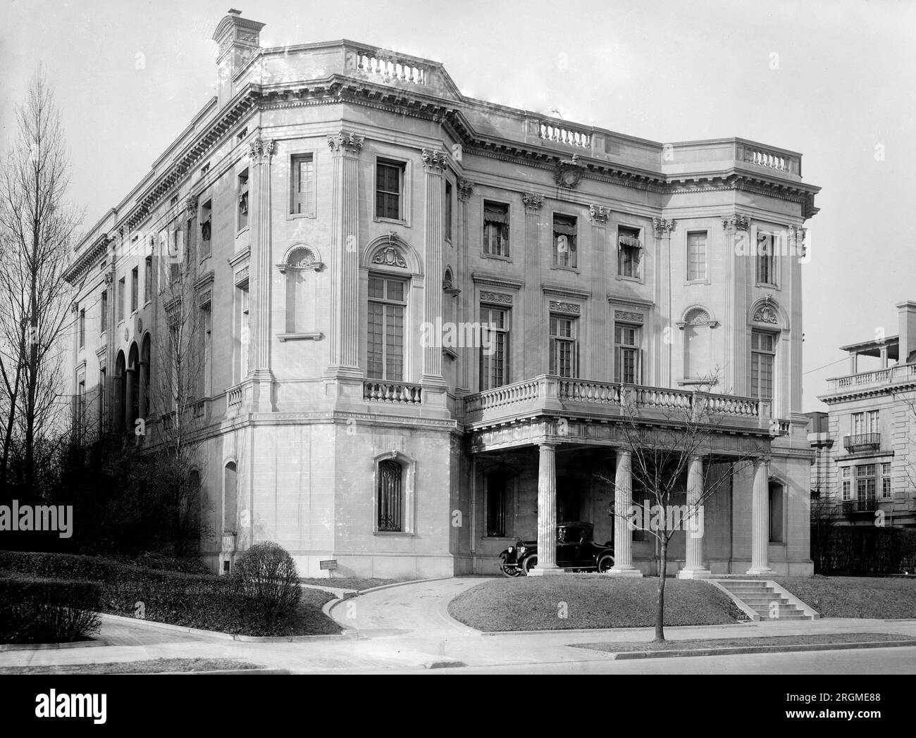 Cuban embassy hi-res stock photography and images - Alamy