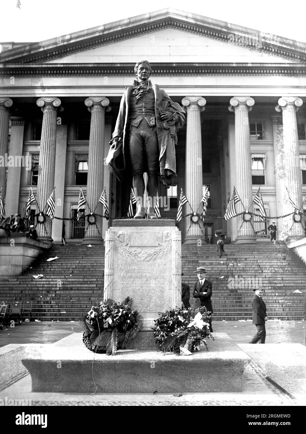 Alexander Hamilton statue ca. 1923 Stock Photo - Alamy