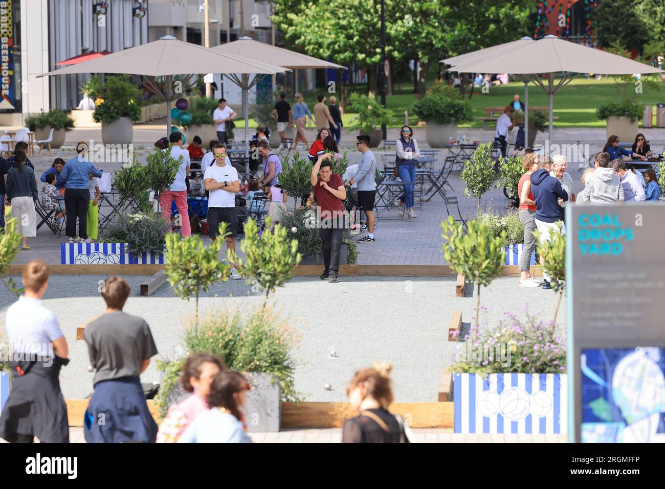 Playing petanque or boules for free all summer on 4 sandy pitches on ...