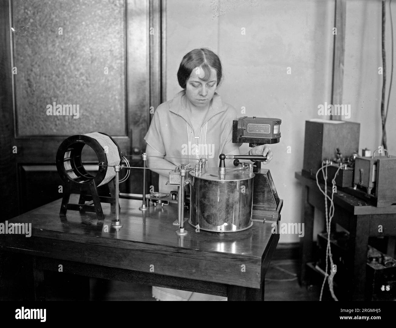 Woman testing radio wave meters hi-res stock photography and images - Alamy