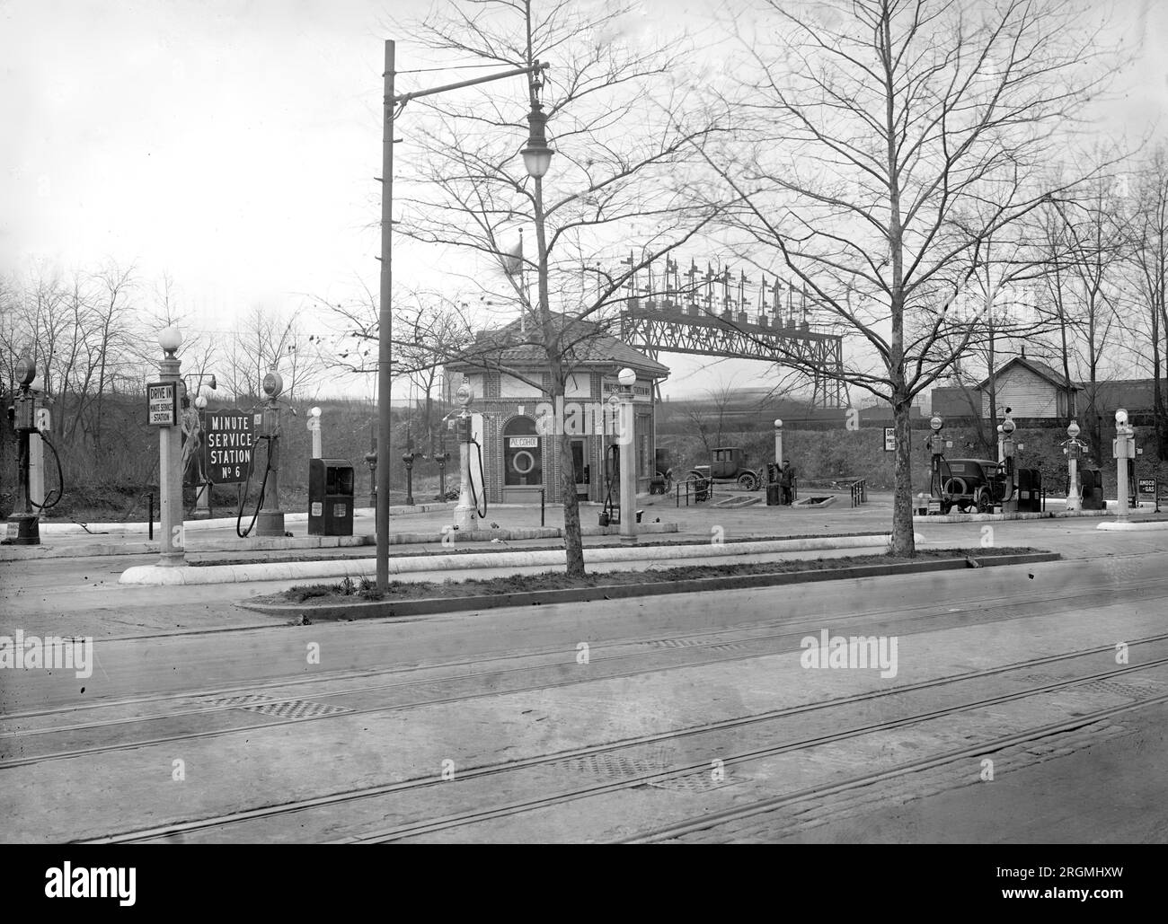 Minute Service station at 3rd & Florida Ave. N.E., Washington, D.C. ca ...