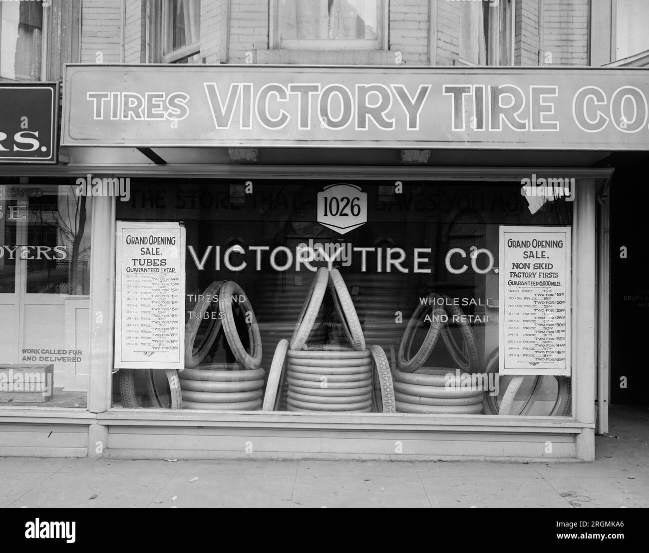 Victory Tire Company storefront ca. 1919 or 1920 Stock Photo - Alamy