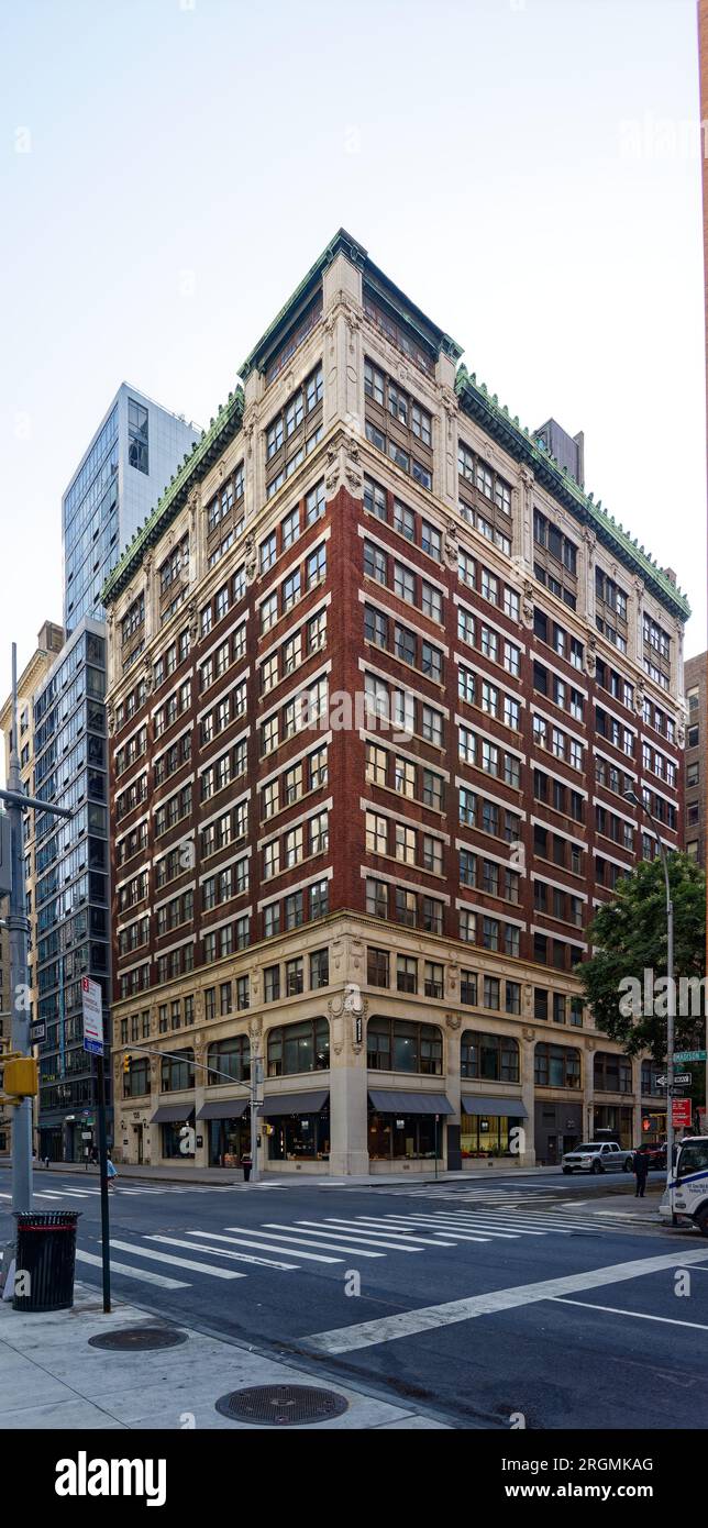 Midtown South: 135 Madison Avenue blends brick, stone, and terra cotta ...